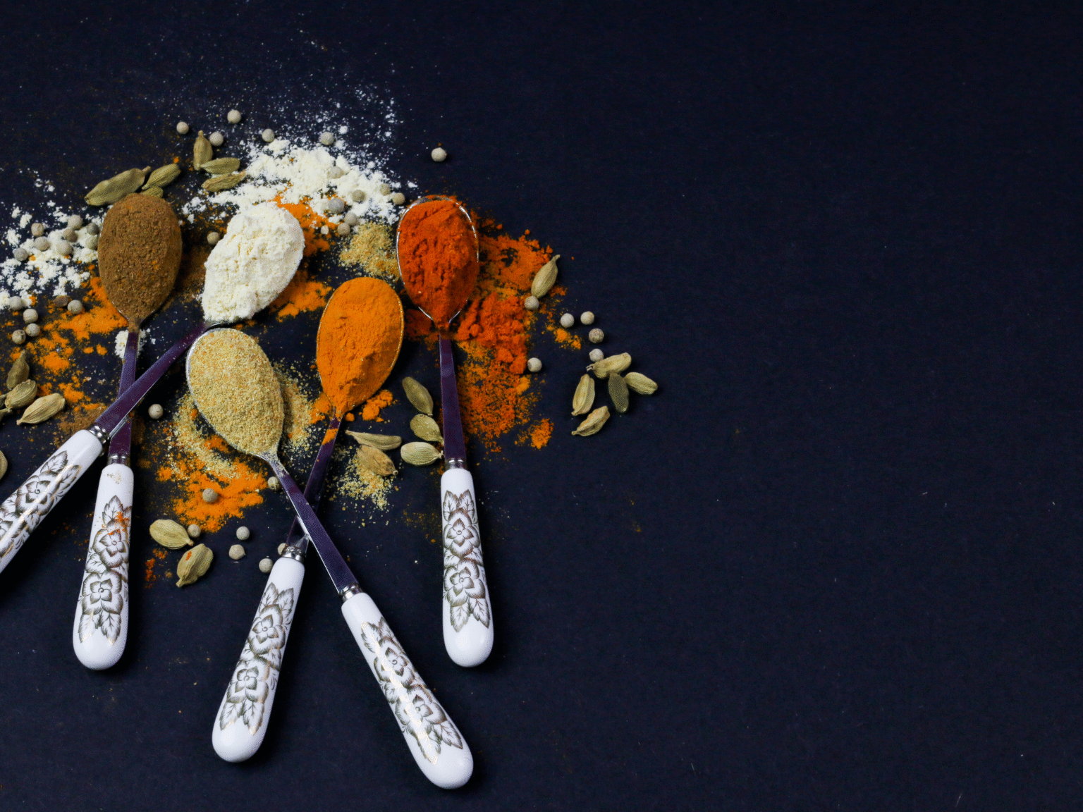 What’s the Difference Between Flavor Enhancers and Flavor Maskers?